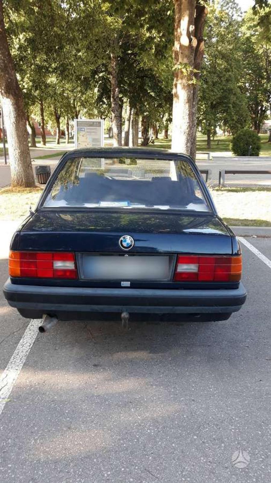 Zils BMW 318 1989 Viļņa, ar dzinēja tilpumu 1.78 L un nobraukumu 274 tūkst. km par 3968 €, foto 3 vietnē AUTOMOTO.COM.LV