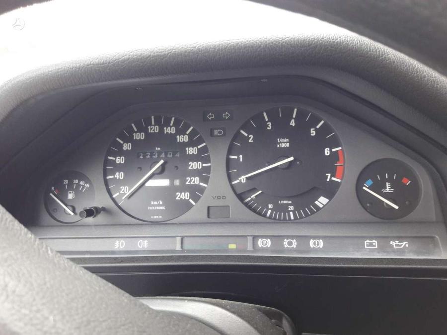 Zils BMW 318 1989 Viļņa, ar dzinēja tilpumu 1.78 L un nobraukumu 274 tūkst. km par 3968 €, foto 6 vietnē AUTOMOTO.COM.LV