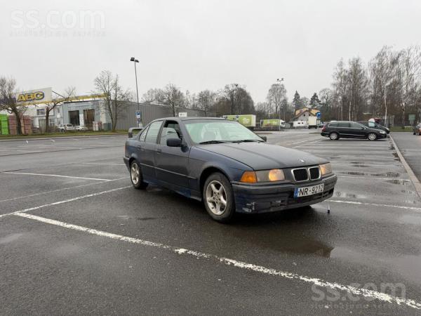 Blue BMW 318 1990 in Riga, with an engine capacity of 2.80 L and mileage of 261 thousand km for 3001 €, photo 1 on AUTOMOTO.COM.LV