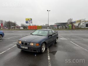 Blue BMW 318 1990 in Riga, with an engine capacity of 2.80 L and mileage of 261 thousand km for 3001 €, photo 8 on AUTOMOTO.COM.LV