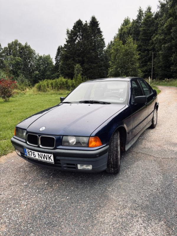Blue BMW 318 1992 in Tallinn, with an engine capacity of 1.80 L and mileage of 192 thousand km for 3500 €, photo 1 on AUTOMOTO.COM.LV