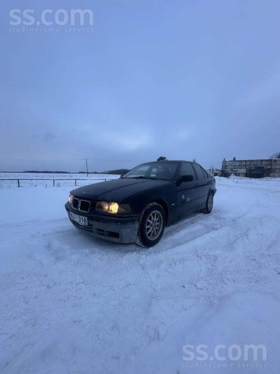 Zils BMW 318 1995 Rīga, ar dzinēja tilpumu 1.80 L un nobraukumu 350 tūkst. km par 2145 €, foto 1 vietnē AUTOMOTO.COM.LV