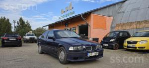Zils BMW 318 1995 Valmiera, ar dzinēja tilpumu 1.80 L un nobraukumu 298 tūkst. km par 1500 €, foto  vietnē AUTOMOTO.COM.LV