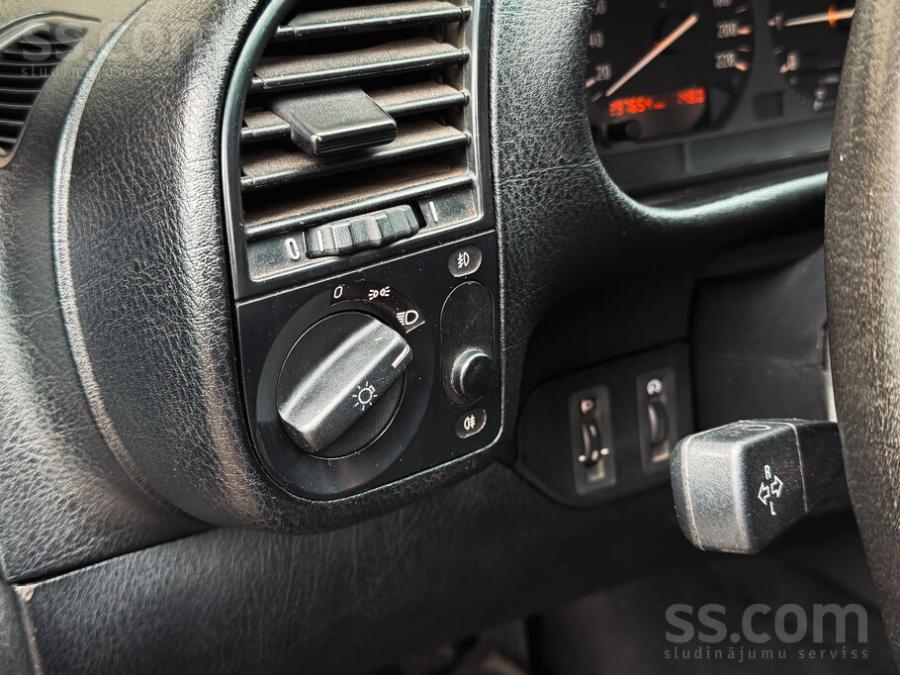 Zils BMW 318 1995 Rīga, ar dzinēja tilpumu 1.80 L un nobraukumu 297 tūkst. km par 2890 €, foto 9 vietnē AUTOMOTO.COM.LV