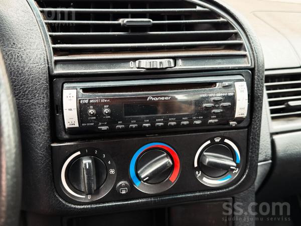 BMW 318 1995 Rīga vietnē Zils BMW 318 1995 Rīga, ar dzinēja tilpumu 1.80 L un nobraukumu 297 tūkst. km par 2890 €, foto 10 vietnē AUTOMOTO.COM.LV