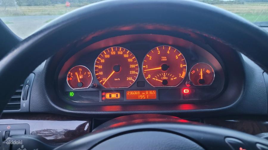 Zils BMW 318 2003 Paide, ar dzinēja tilpumu 2.00 L un nobraukumu 237 tūkst. km par 1500 €, foto 17 vietnē AUTOMOTO.COM.LV