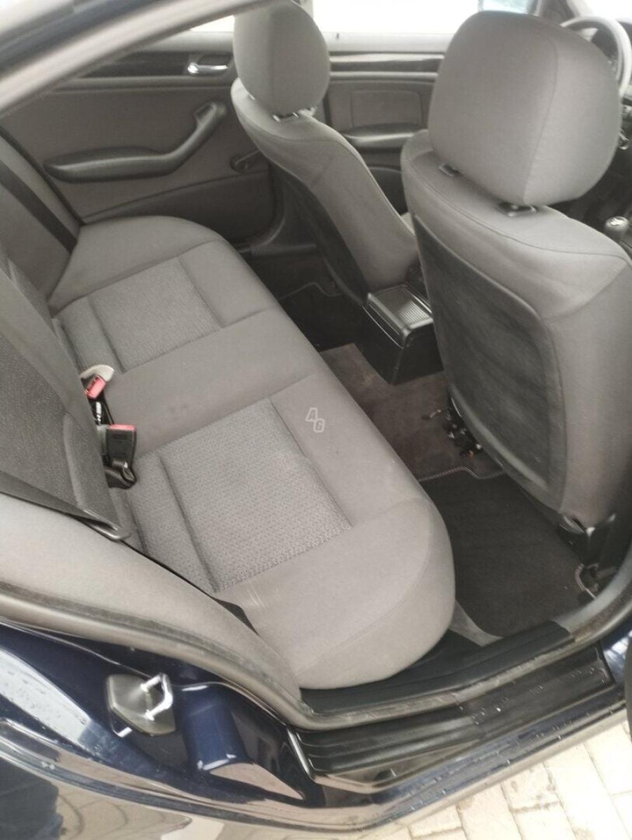 Blue BMW 318 2004 in Marijampole, with an engine capacity of 1.80 L and mileage of 145 thousand km for 1899 €, photo 14 on AUTOMOTO.COM.LV