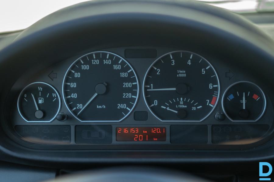Blue BMW 318 2004 in Liepaja, with an engine capacity of 2.00 L and mileage of 216 thousand km for 3500 €, photo 9 on AUTOMOTO.COM.LV