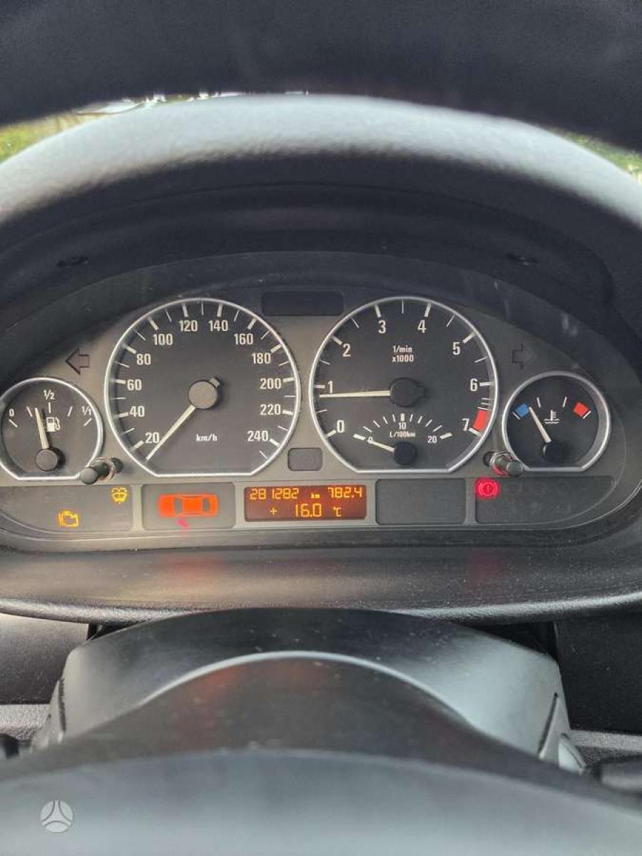Zils BMW 318 2004 Telšiai, ar dzinēja tilpumu 2.00 L un nobraukumu 281 tūkst. km par 1200 €, foto 14 vietnē AUTOMOTO.COM.LV