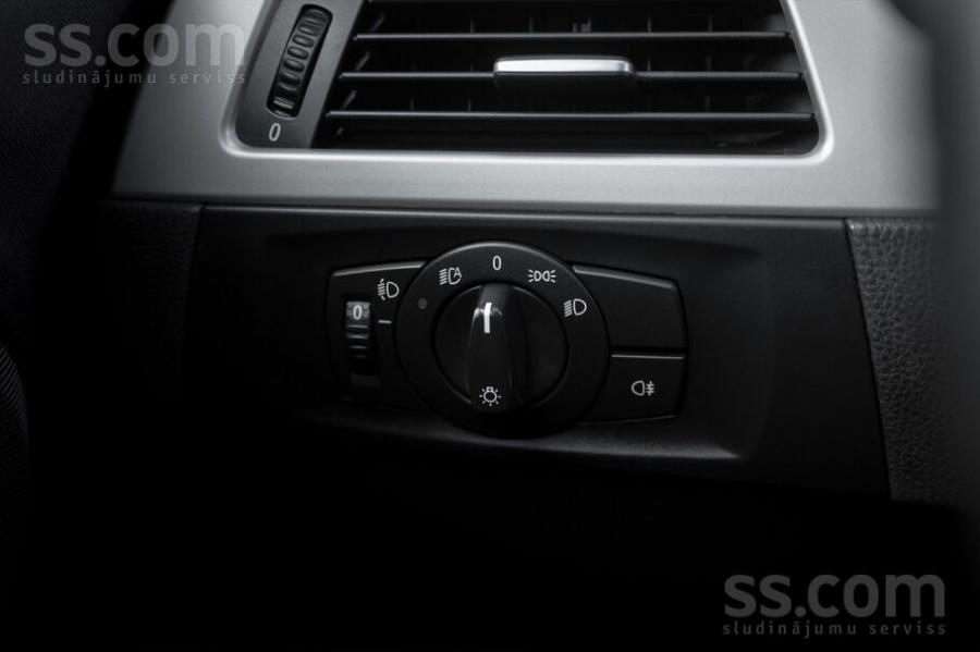 Zils BMW 318 2006 Talsi, ar dzinēja tilpumu 2.00 L un nobraukumu 334 tūkst. km par 4450 €, foto 15 vietnē AUTOMOTO.COM.LV