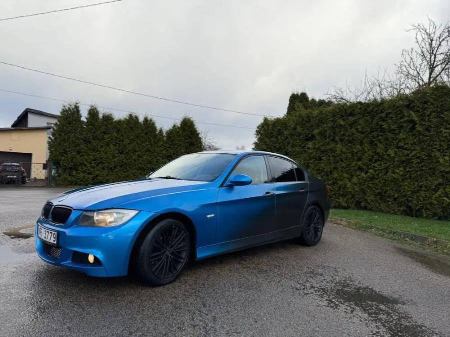 Zils BMW 318 2006 Rīga, ar dzinēja tilpumu 2.00 L un nobraukumu 301 tūkst. km par 3450 €, foto 5 vietnē AUTOMOTO.COM.LV