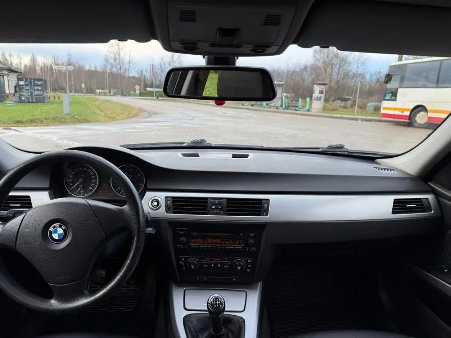 Zils BMW 318 2006 Rīga, ar dzinēja tilpumu 2.00 L un nobraukumu 301 tūkst. km par 3450 €, foto 10 vietnē AUTOMOTO.COM.LV