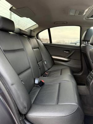 Zils BMW 318 2006 Rīga, ar dzinēja tilpumu 2.00 L un nobraukumu 301 tūkst. km par 3450 €, foto 14 vietnē AUTOMOTO.COM.LV