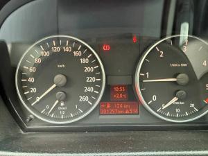Zils BMW 318 2006 Rīga, ar dzinēja tilpumu 2.00 L un nobraukumu 301 tūkst. km par 3450 €, foto 17 vietnē AUTOMOTO.COM.LV