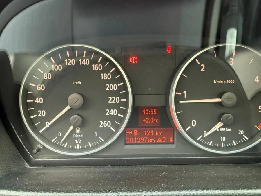 Zils BMW 318 2006 Rīga, ar dzinēja tilpumu 2.00 L un nobraukumu 301 tūkst. km par 3450 €, foto 17 vietnē AUTOMOTO.COM.LV