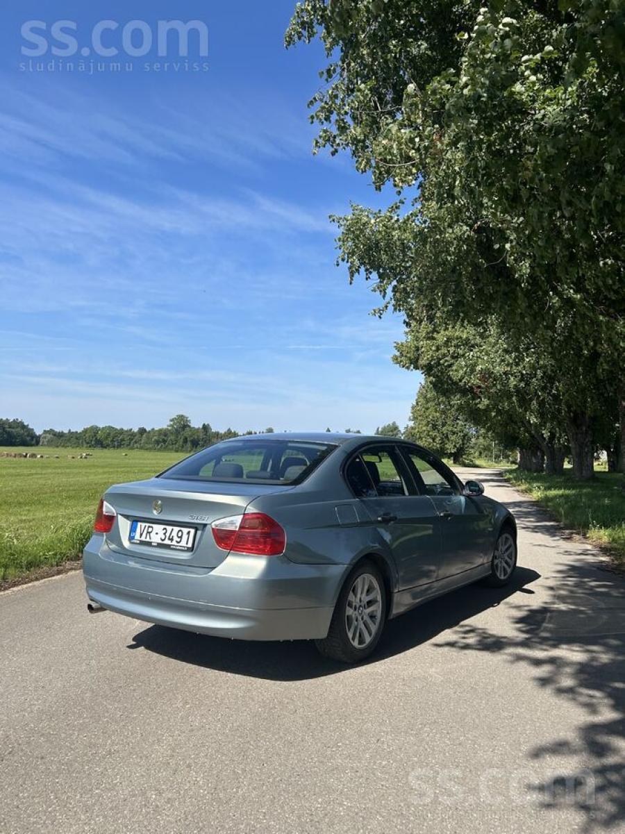 Zils BMW 318 2006 Cēsis, ar dzinēja tilpumu 2.00 L un nobraukumu 280 tūkst. km par 2800 €, foto 4 vietnē AUTOMOTO.COM.LV