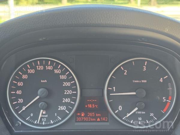 Blue BMW 318 2006 in Liepaja, with an engine capacity of 2.00 L and mileage of 308 thousand km for 2450 €, photo 4 on AUTOMOTO.COM.LV