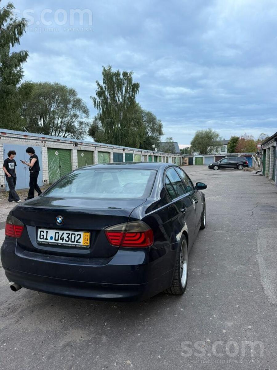Zils BMW 318 2006 Ludza, ar dzinēja tilpumu 2.00 L un nobraukumu 242 tūkst. km par 2995 €, foto 5 vietnē AUTOMOTO.COM.LV