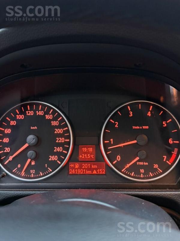 Blue BMW 318 2006 in Ludza, with an engine capacity of 2.00 L and mileage of 242 thousand km for 2995 €, photo 10 on AUTOMOTO.COM.LV
