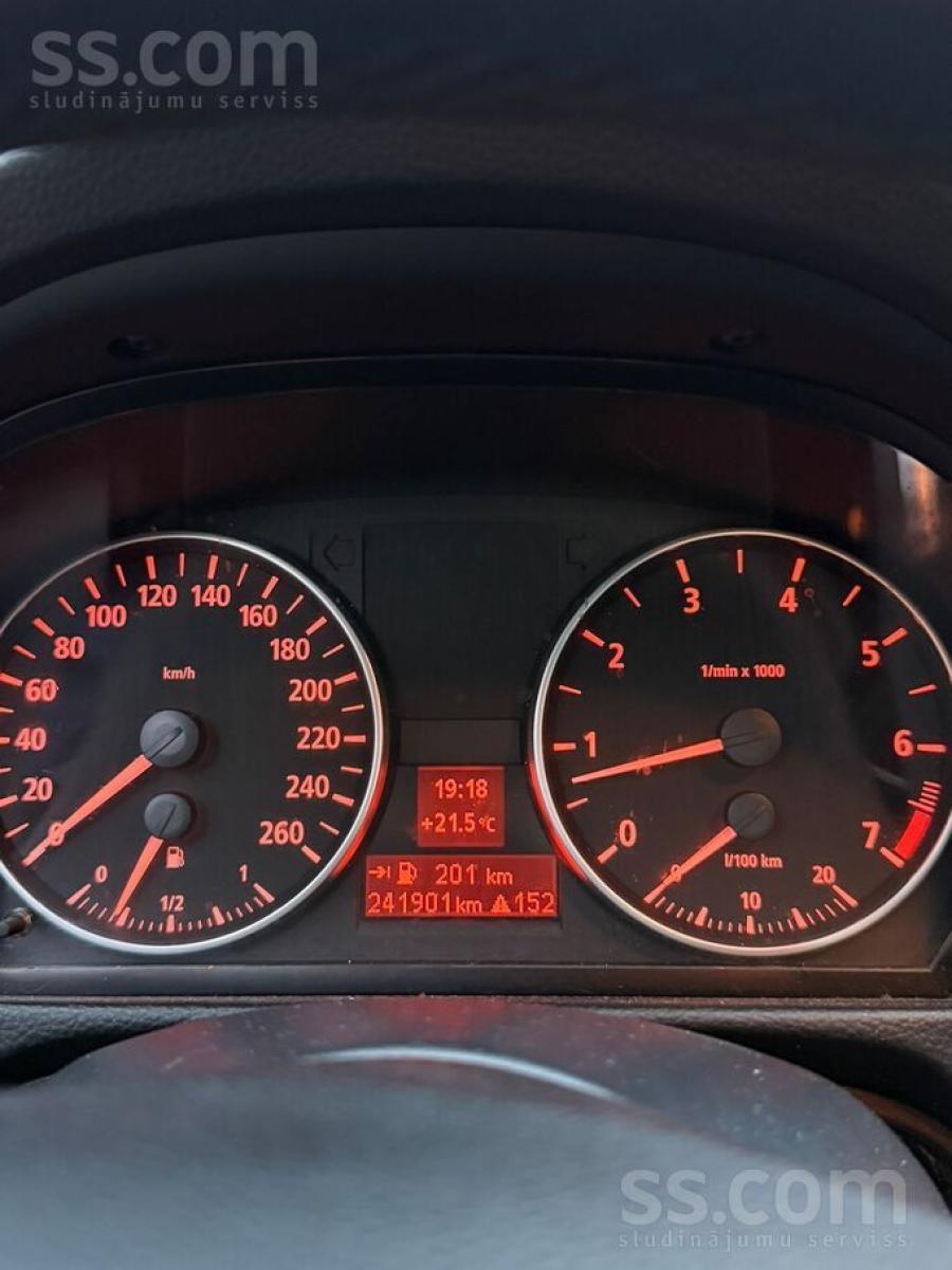 Zils BMW 318 2006 Ludza, ar dzinēja tilpumu 2.00 L un nobraukumu 242 tūkst. km par 2995 €, foto 10 vietnē AUTOMOTO.COM.LV