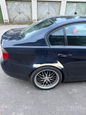 Zils BMW 318 2006 Ludza, ar dzinēja tilpumu 2.00 L un nobraukumu 242 tūkst. km par 2995 €, foto 14 vietnē AUTOMOTO.COM.LV