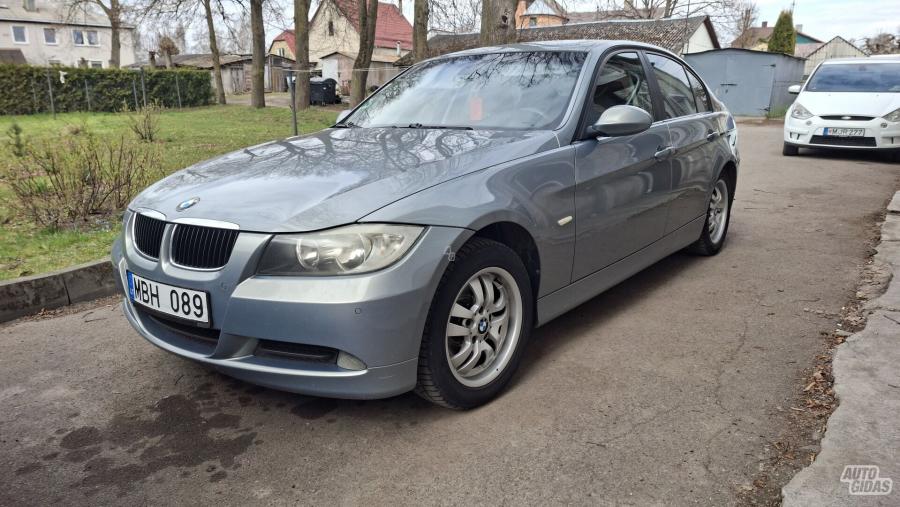 Blue BMW 318 2007 in Siauliai, with an engine capacity of 2.00 L and mileage of 212 thousand km for 2600 €, photo 5 on AUTOMOTO.COM.LV
