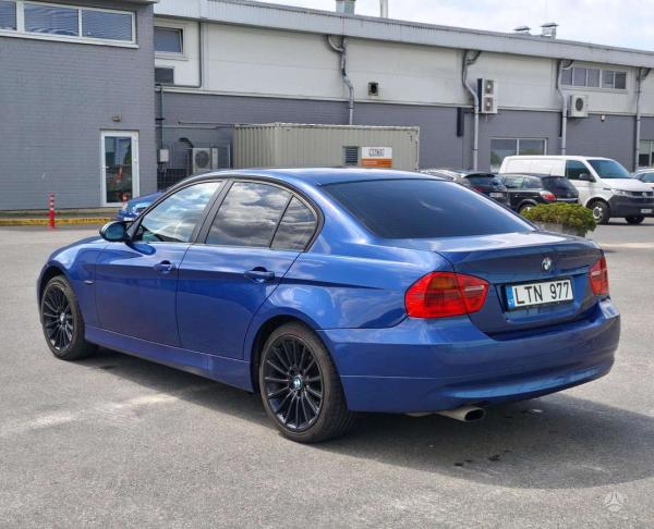 Blue BMW 318 2008 in Vilnius, with an engine capacity of 2.00 L and mileage of 246 thousand km for 3000 €, photo 7 on AUTOMOTO.COM.LV