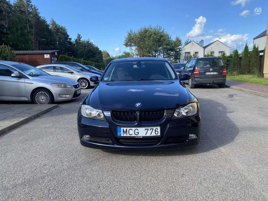 Синий БМВ 318 2008 в Вильнюс, объемом двигателя 1.99 л и пробегом 285 тыс. км за 3100 €, фото 4 на AUTOMOTO.COM.LV