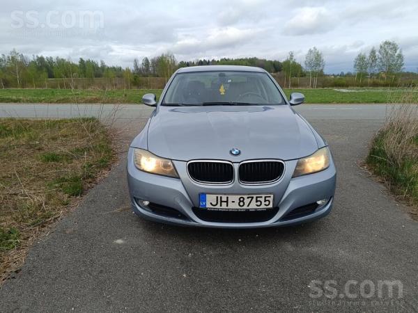 Blue BMW 318 2009 in Riga, with an engine capacity of 2.00 L and mileage of 311 thousand km for 3200 €, photo 2 on AUTOMOTO.COM.LV