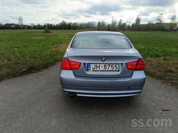 Blue BMW 318 2009 in Riga, with an engine capacity of 2.00 L and mileage of 311 thousand km for 3200 €, photo 5 on AUTOMOTO.COM.LV