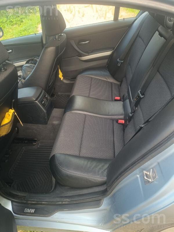 Blue BMW 318 2009 in Riga, with an engine capacity of 2.00 L and mileage of 311 thousand km for 3200 €, photo 7 on AUTOMOTO.COM.LV