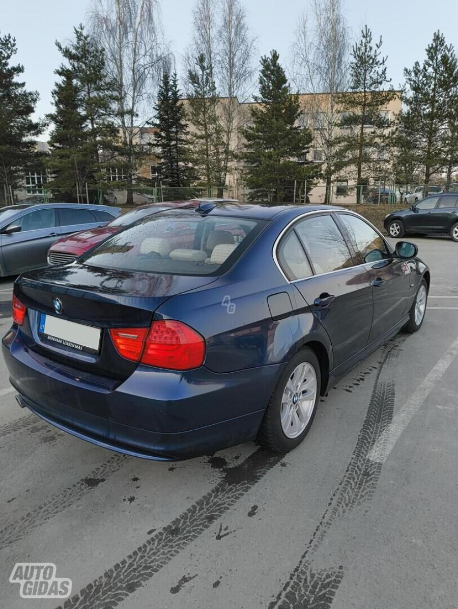 Blue BMW 318 2010 in Klaipeda, with an engine capacity of 2.00 L and mileage of 290 thousand km for 4800 €, photo 3 on AUTOMOTO.COM.LV
