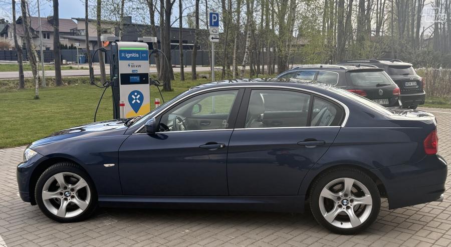 Zils BMW 318 2011 Kauņa, ar dzinēja tilpumu 1.80 L un nobraukumu 278 tūkst. km par 4400 €, foto 6 vietnē AUTOMOTO.COM.LV