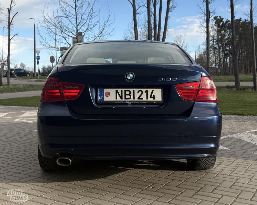 Zils BMW 318 2011 Kauņa, ar dzinēja tilpumu 1.80 L un nobraukumu 278 tūkst. km par 4400 €, foto 13 vietnē AUTOMOTO.COM.LV