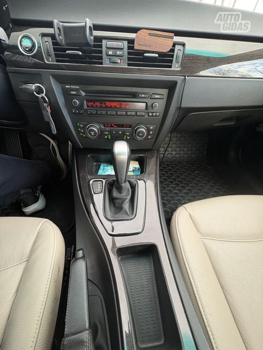 Zils BMW 318 2011 Kauņa, ar dzinēja tilpumu 1.80 L un nobraukumu 278 tūkst. km par 4400 €, foto 22 vietnē AUTOMOTO.COM.LV