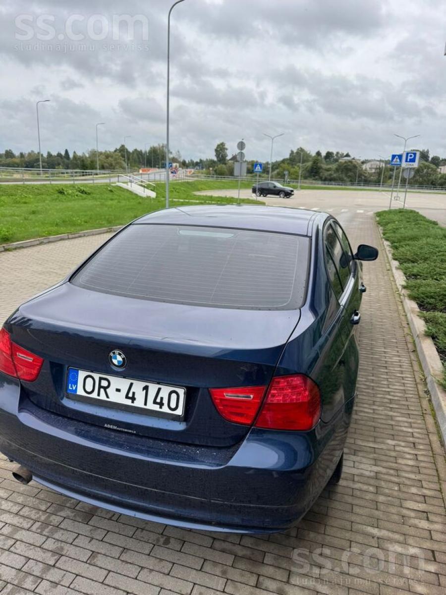 Blue BMW 318 2011 in Rezekne, with an engine capacity of 2.00 L and mileage of 291 thousand km for 4700 €, photo 4 on AUTOMOTO.COM.LV