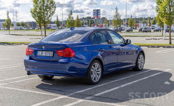 Zils BMW 318 2011 Rīga, ar dzinēja tilpumu 2.00 L un nobraukumu 181 tūkst. km par 5900 €, foto 4 vietnē AUTOMOTO.COM.LV