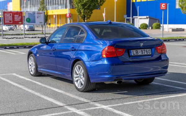 Zils BMW 318 2011 Rīga, ar dzinēja tilpumu 2.00 L un nobraukumu 181 tūkst. km par 5900 €, foto 5 vietnē AUTOMOTO.COM.LV