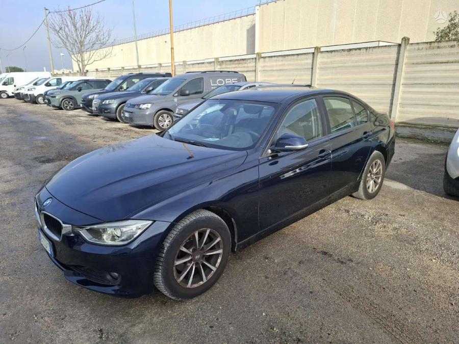 Blue BMW 318 2012 in Kaunas, with an engine capacity of 2.00 L and mileage of 187 thousand km for 6400 €, photo 2 on AUTOMOTO.COM.LV
