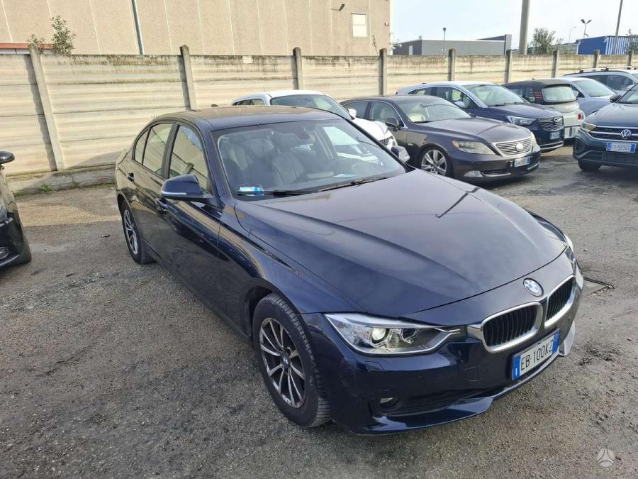 Blue BMW 318 2012 in Kaunas, with an engine capacity of 2.00 L and mileage of 187 thousand km for 6400 €, photo 4 on AUTOMOTO.COM.LV