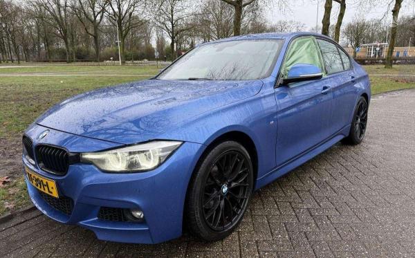 Blue BMW 318 2018 in Kaunas, with an engine capacity of 1.50 L and mileage of 145 thousand km for 9990 €, photo 1 on AUTOMOTO.COM.LV