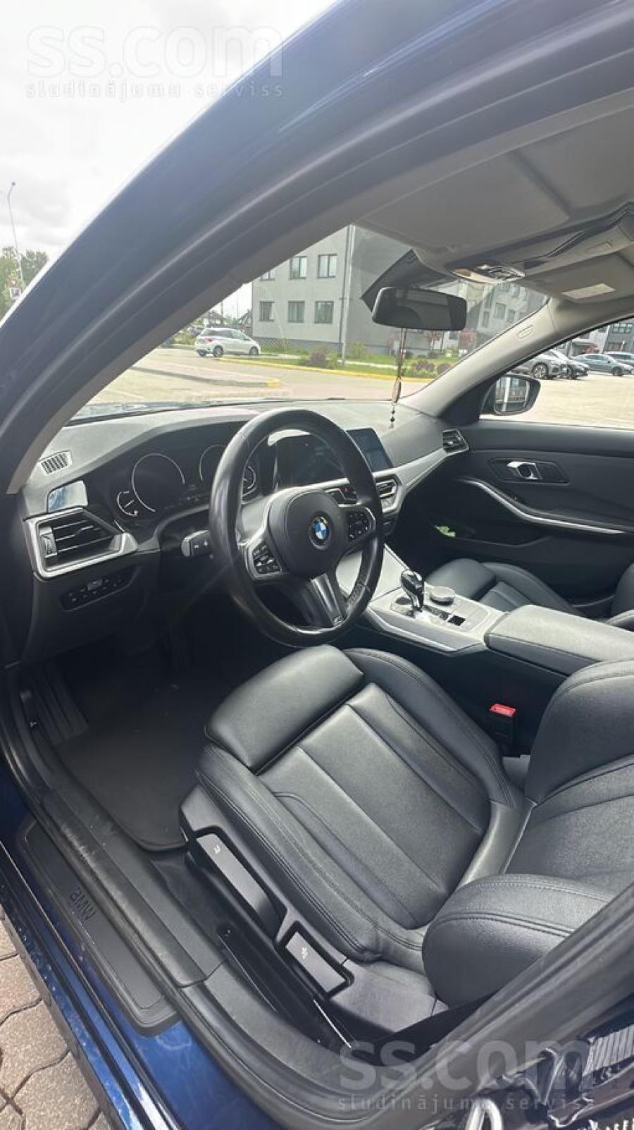 Blue BMW 318 2019 in Riga, with an engine capacity of 2.00 L and mileage of 91 thousand km for 24500 €, photo 4 on AUTOMOTO.COM.LV