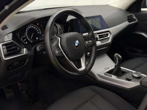 Blue BMW 318 2019 in Vilnius, with an engine capacity of 2.00 L and mileage of 83 thousand km for 15900 €, photo 10 on AUTOMOTO.COM.LV