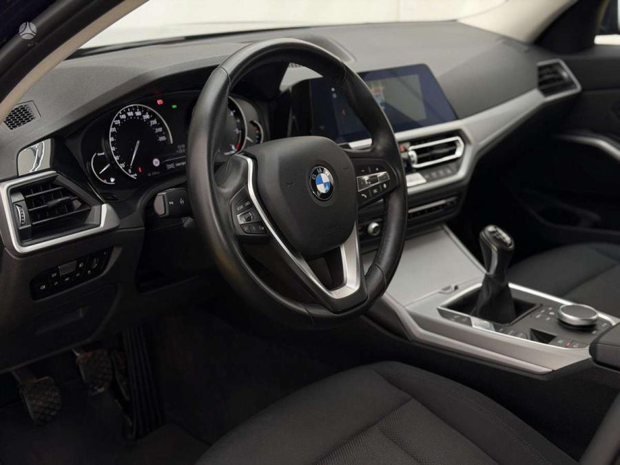 Blue BMW 318 2019 in Vilnius, with an engine capacity of 2.00 L and mileage of 83 thousand km for 15900 €, photo 10 on AUTOMOTO.COM.LV