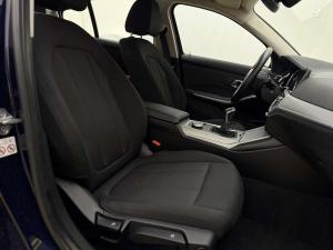 Blue BMW 318 2019 in Vilnius, with an engine capacity of 2.00 L and mileage of 83 thousand km for 15900 €, photo 14 on AUTOMOTO.COM.LV