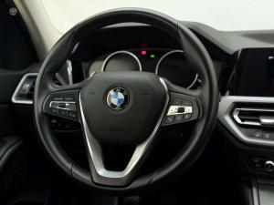 Blue BMW 318 2019 in Vilnius, with an engine capacity of 2.00 L and mileage of 83 thousand km for 15900 €, photo 17 on AUTOMOTO.COM.LV