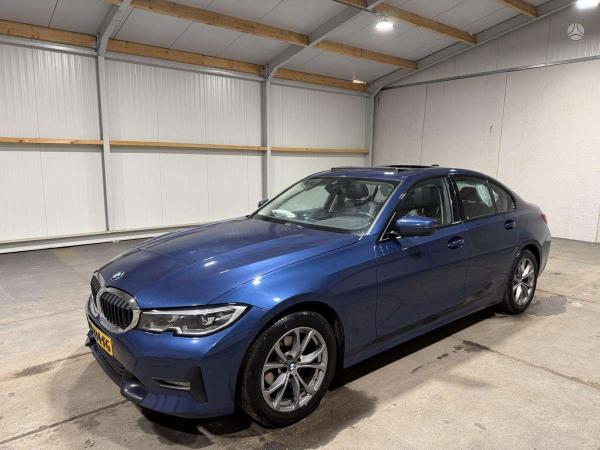 Blue BMW 318 2021 in Kaunas, with an engine capacity of 2.00 L and mileage of 145 thousand km for 13990 €, photo 1 on AUTOMOTO.COM.LV