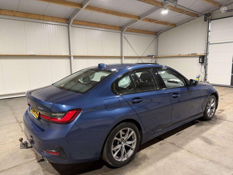 Blue BMW 318 2021 in Kaunas, with an engine capacity of 2.00 L and mileage of 145 thousand km for 13990 €, photo 4 on AUTOMOTO.COM.LV