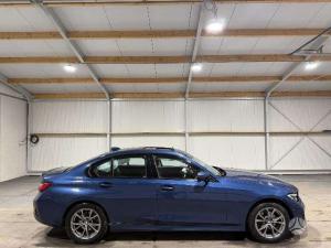 Blue BMW 318 2021 in Kaunas, with an engine capacity of 2.00 L and mileage of 145 thousand km for 13990 €, photo 7 on AUTOMOTO.COM.LV