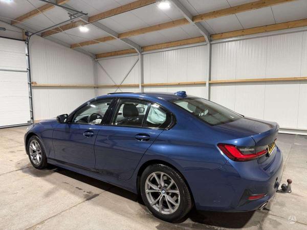 Blue BMW 318 2021 in Kaunas, with an engine capacity of 2.00 L and mileage of 145 thousand km for 13990 €, photo 6 on AUTOMOTO.COM.LV